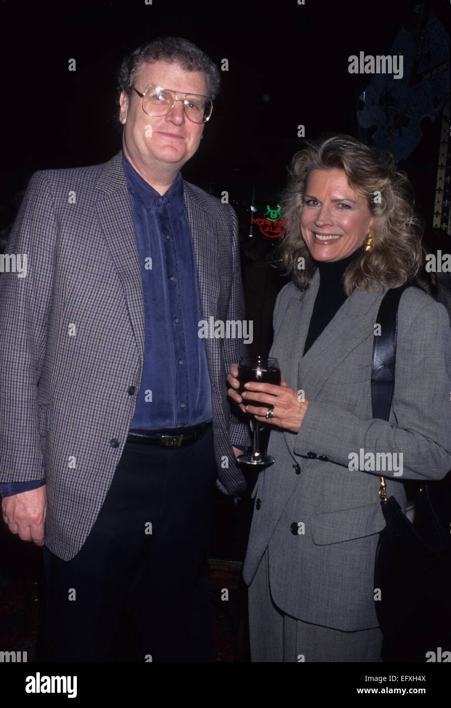 HOWARD STRINGER with Candice Bergen at CBS press tour 1995.k0342lr ...