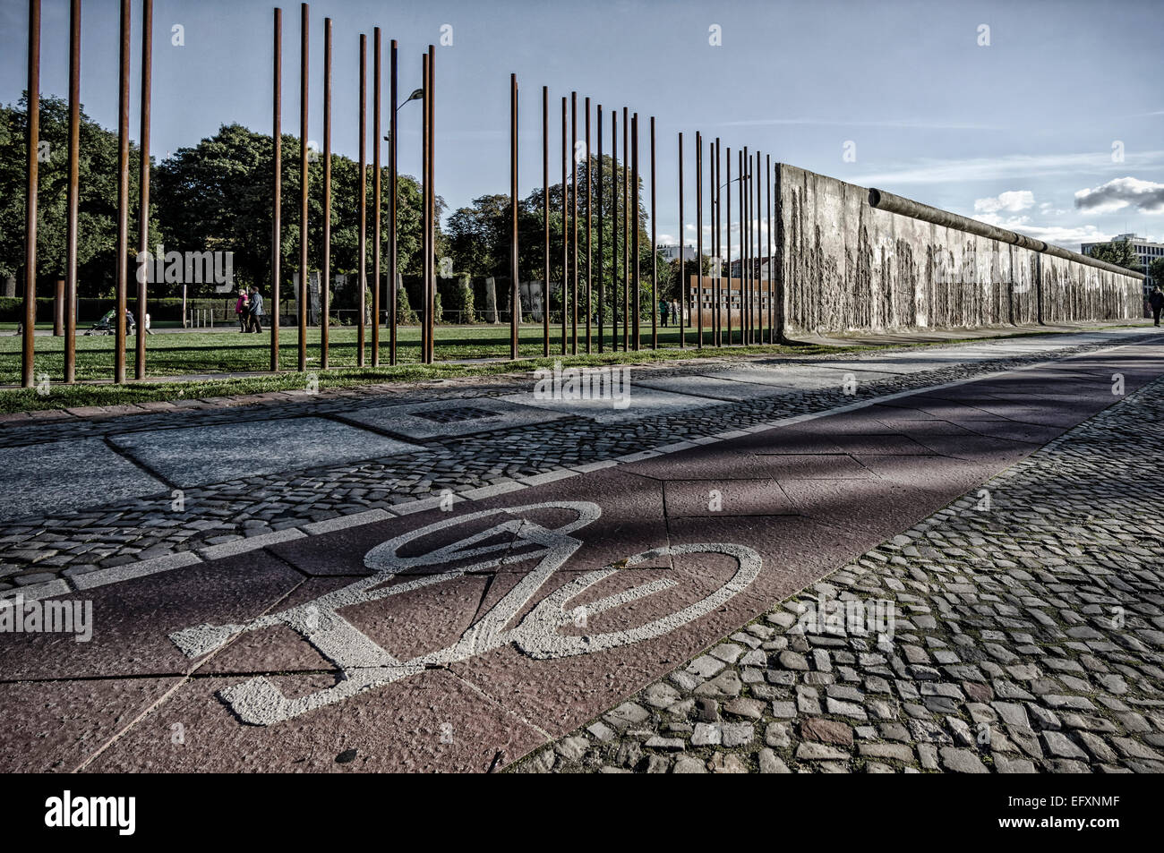 Berlin wall bernauer strasse hi-res stock photography and images - Alamy