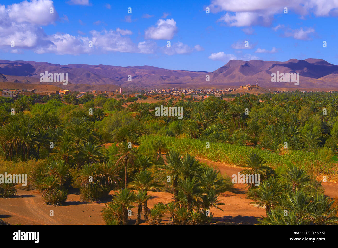 Draa river mountain range djebel hi-res stock photography and images ...