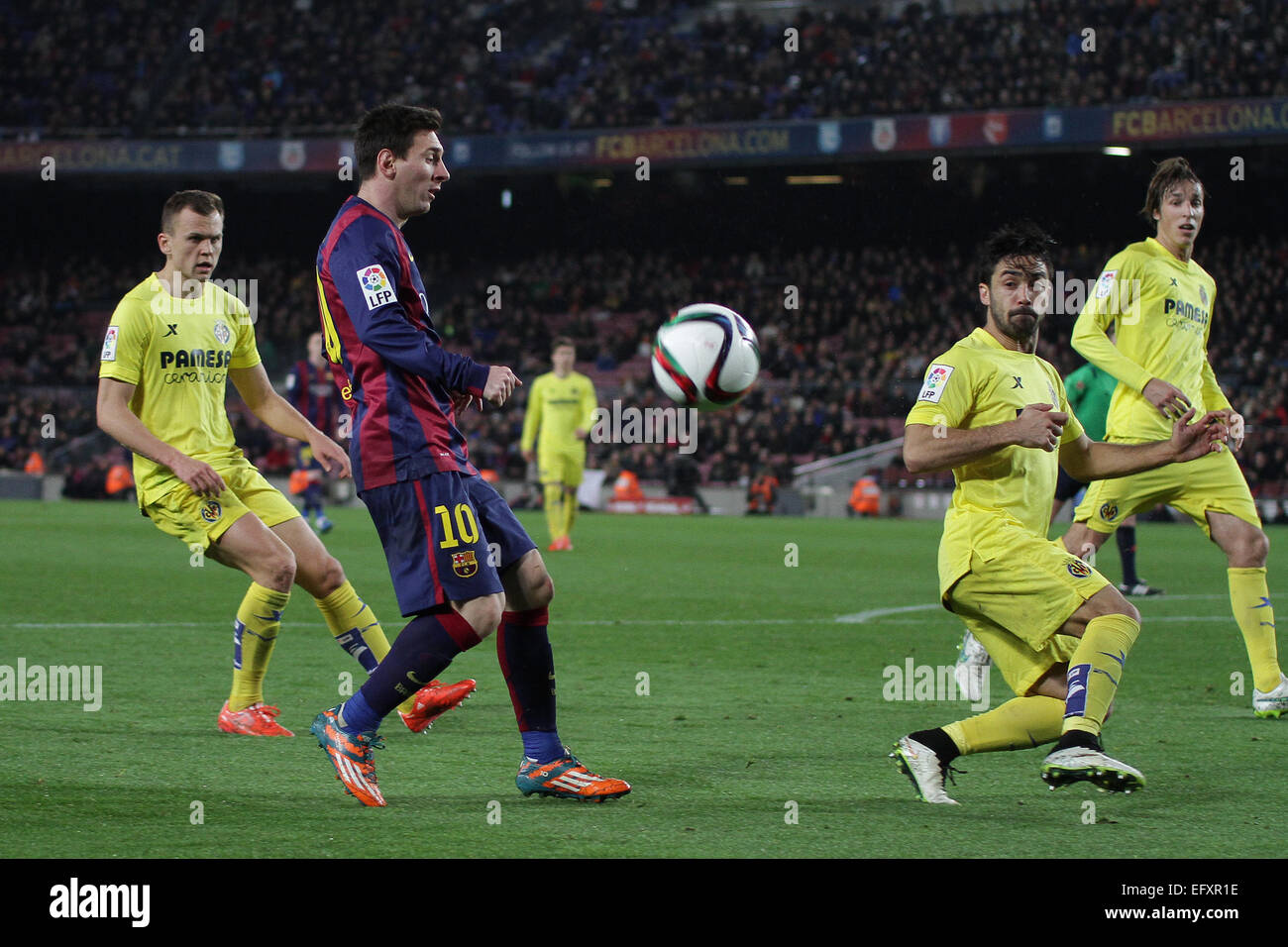 Messi control ball hi-res stock photography and images - Alamy
