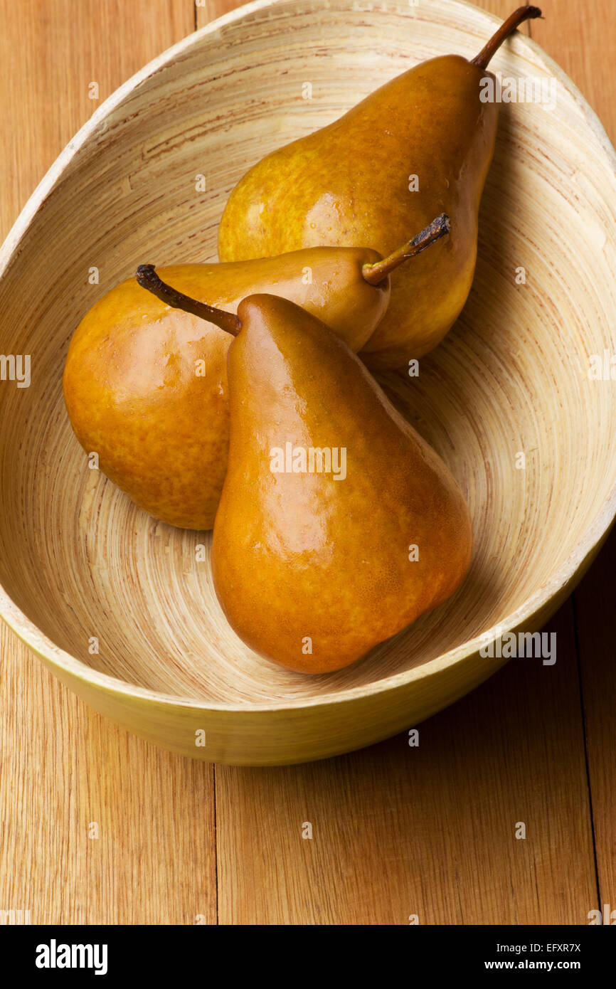 Bowl with fresh pears Stock Photo - Alamy