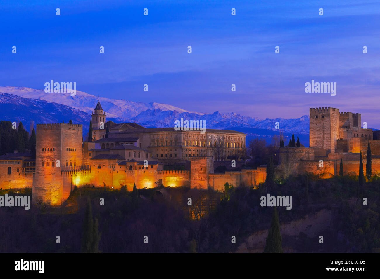 Alhambra, UNESCO World Heritage Site, Sierra Nevada and la Alhambra at ...