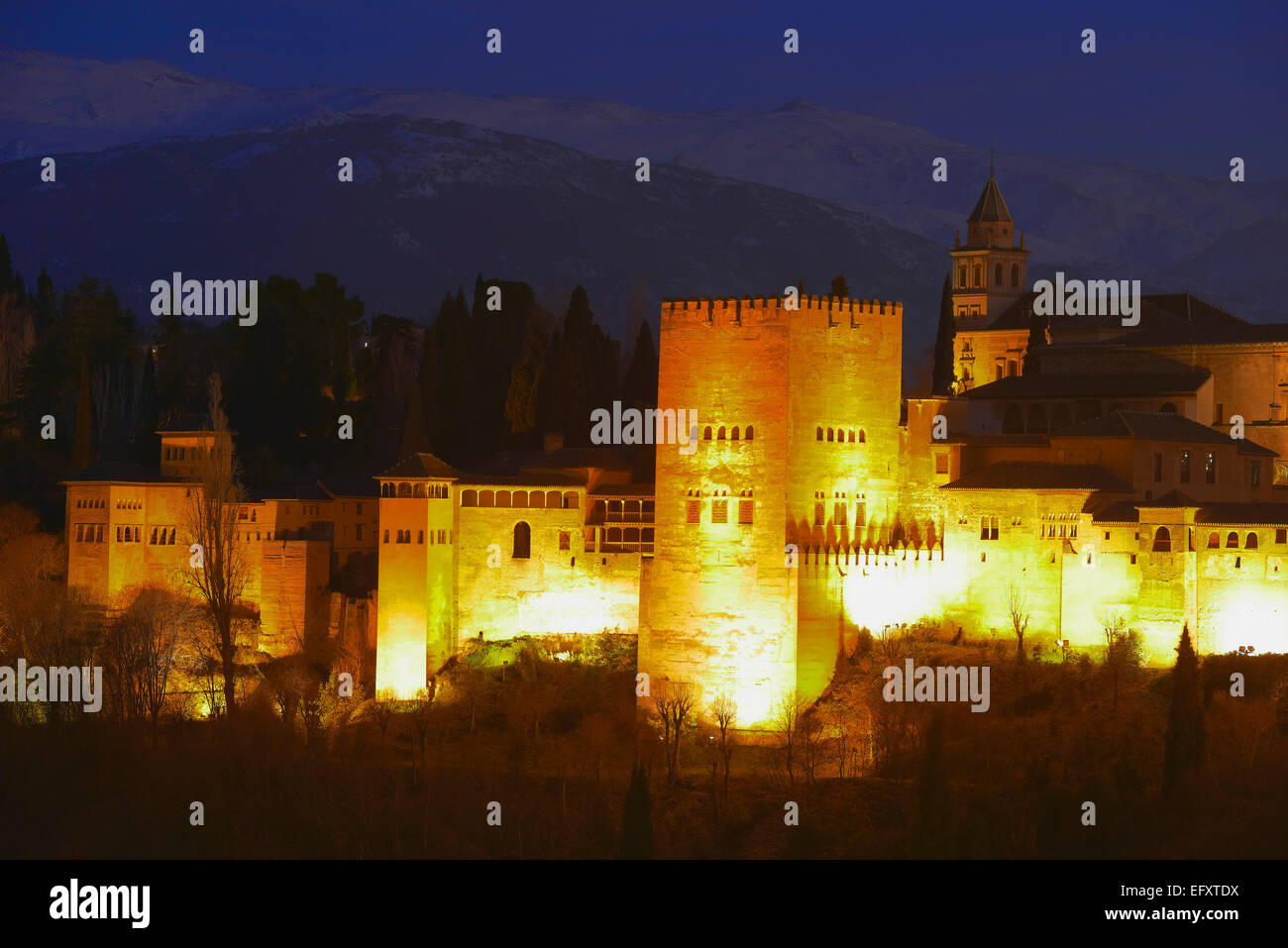 Alhambra, UNESCO World Heritage Site, Sierra Nevada and la Alhambra at ...