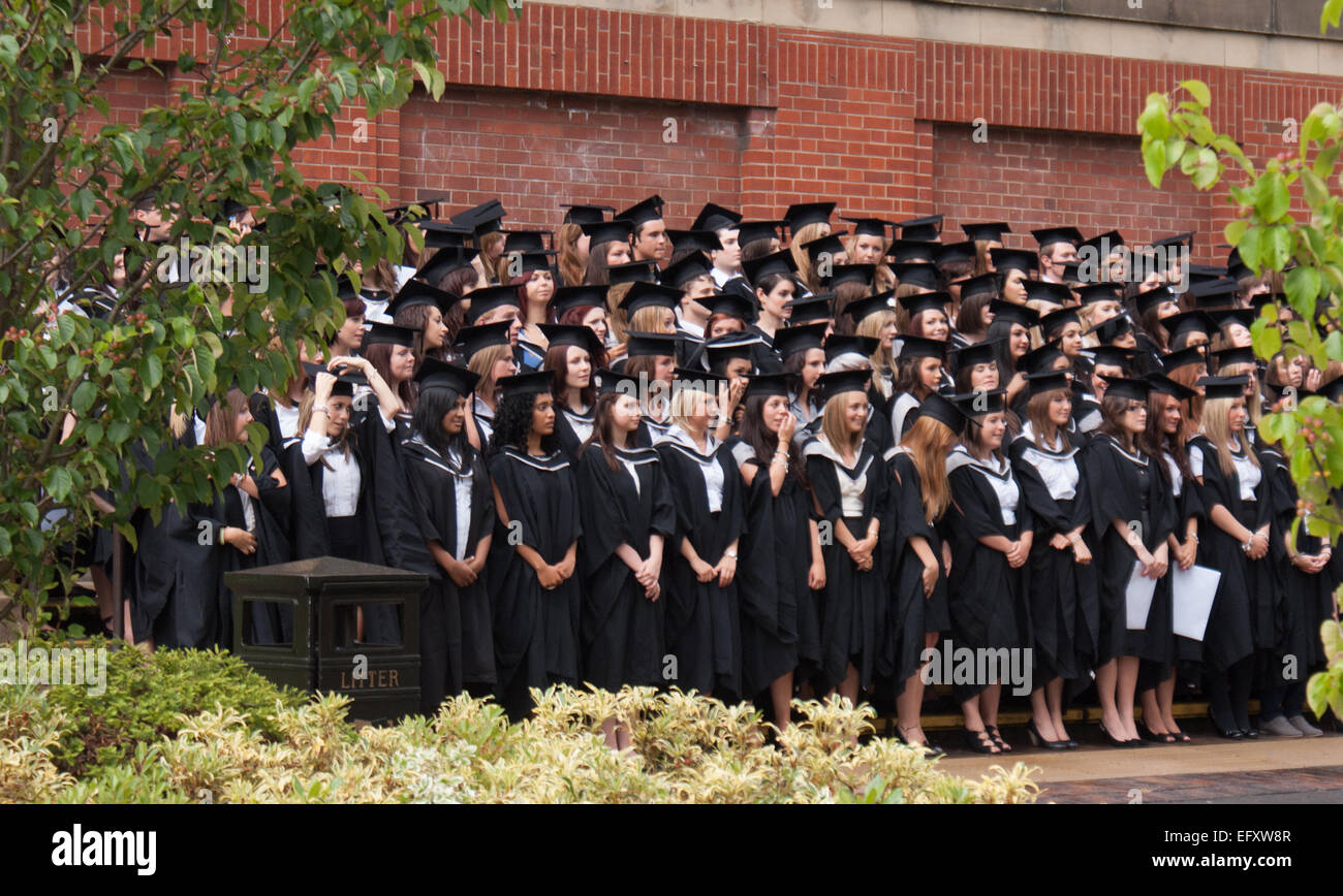 Birmingham university graduation hi-res stock photography and images ...