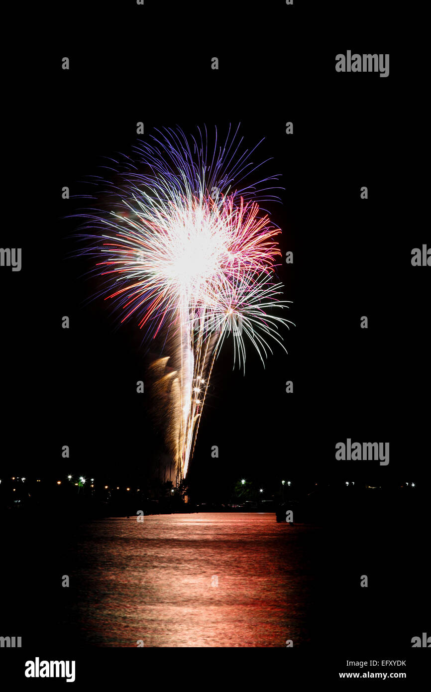 Honolulu, Hawaii, USA. 6th Feb, 2015. Beautiful fireworks display and ...