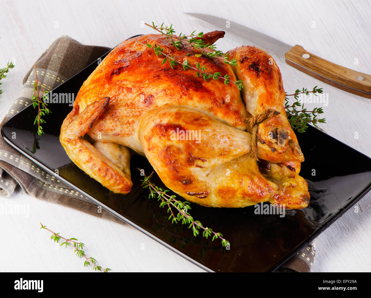 Whole roast chicken plate hi-res stock photography and images - Alamy