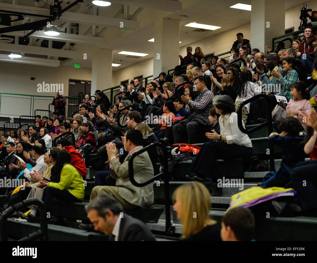 School performance clap hi-res stock photography and images - Alamy