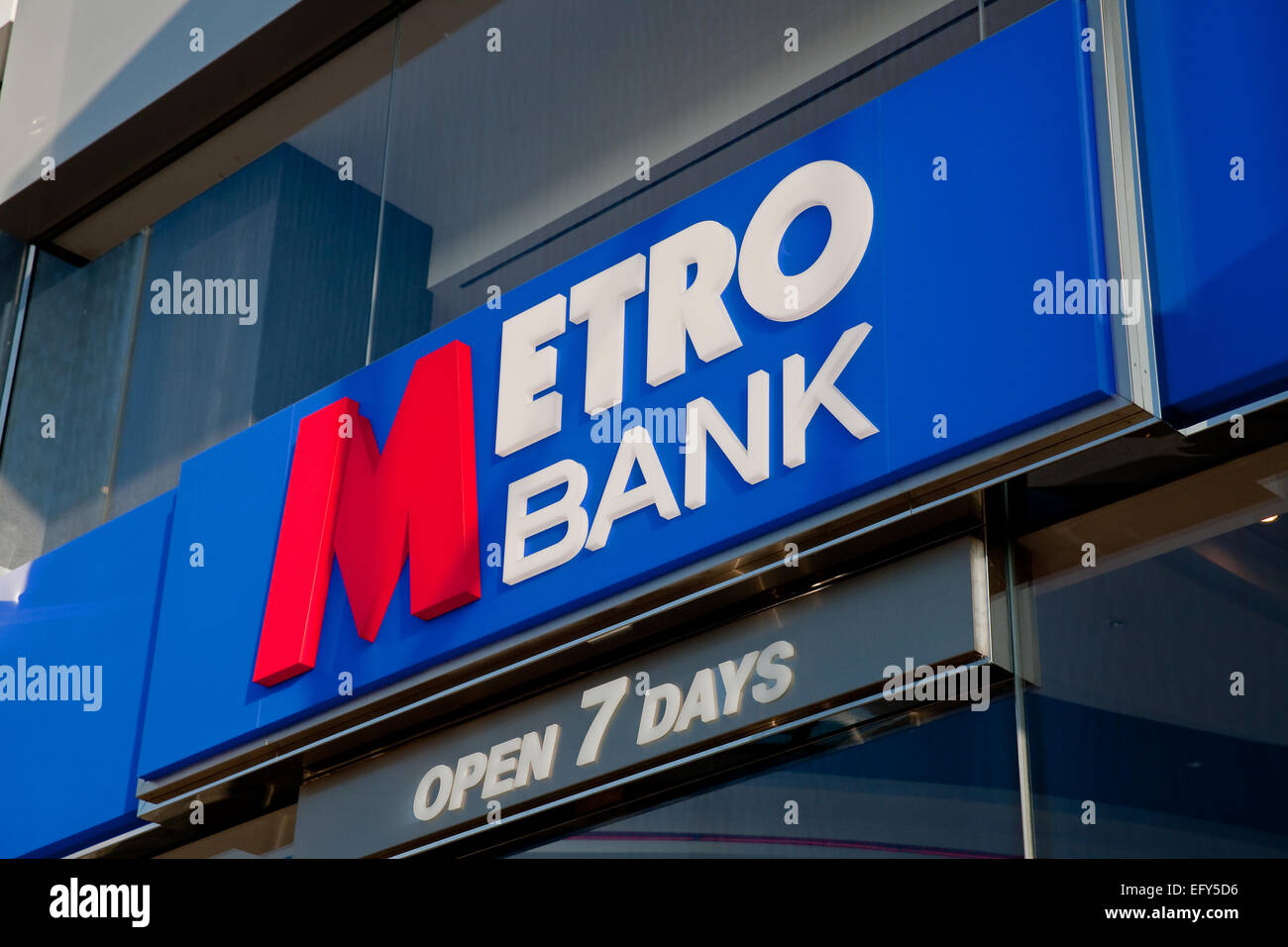 Metro bank shop front hi-res stock photography and images - Alamy