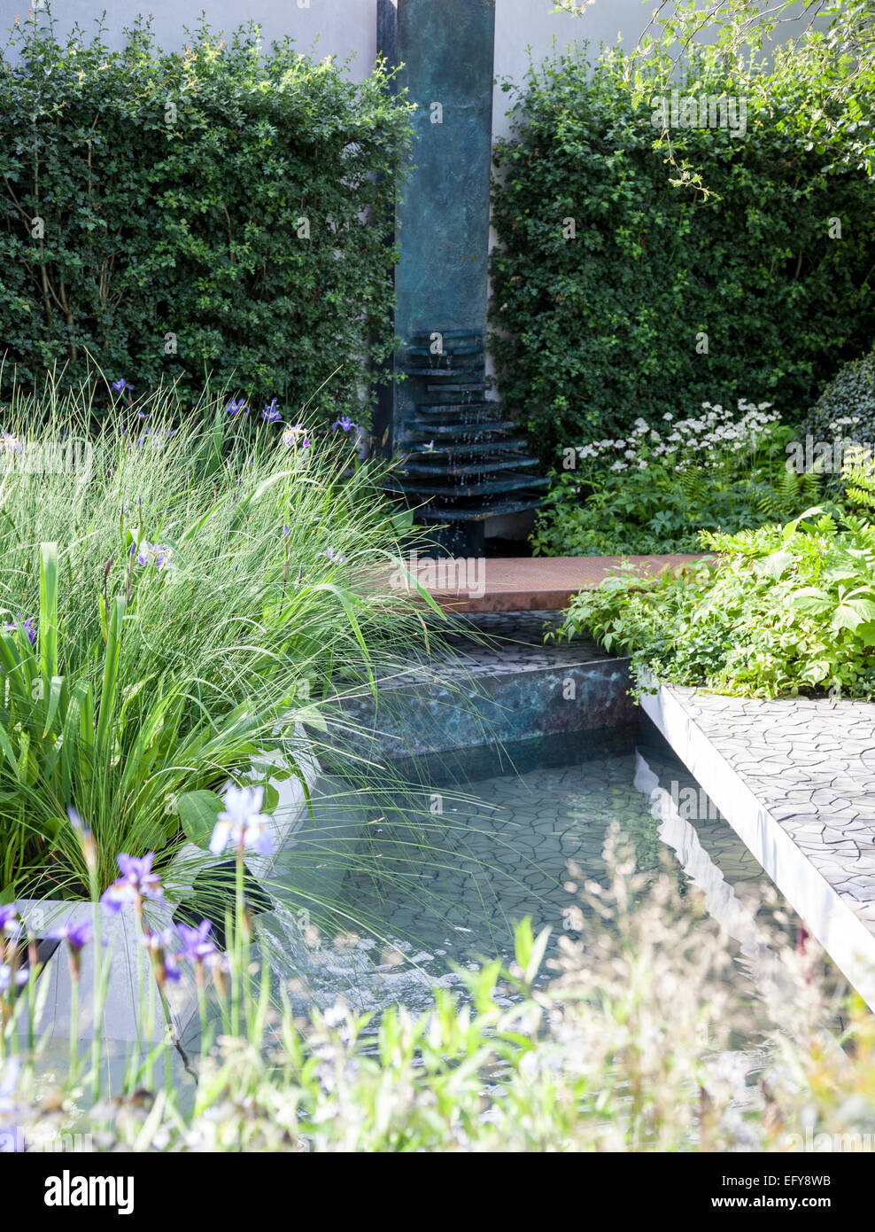 Rectangular pond hi-res stock photography and images - Alamy