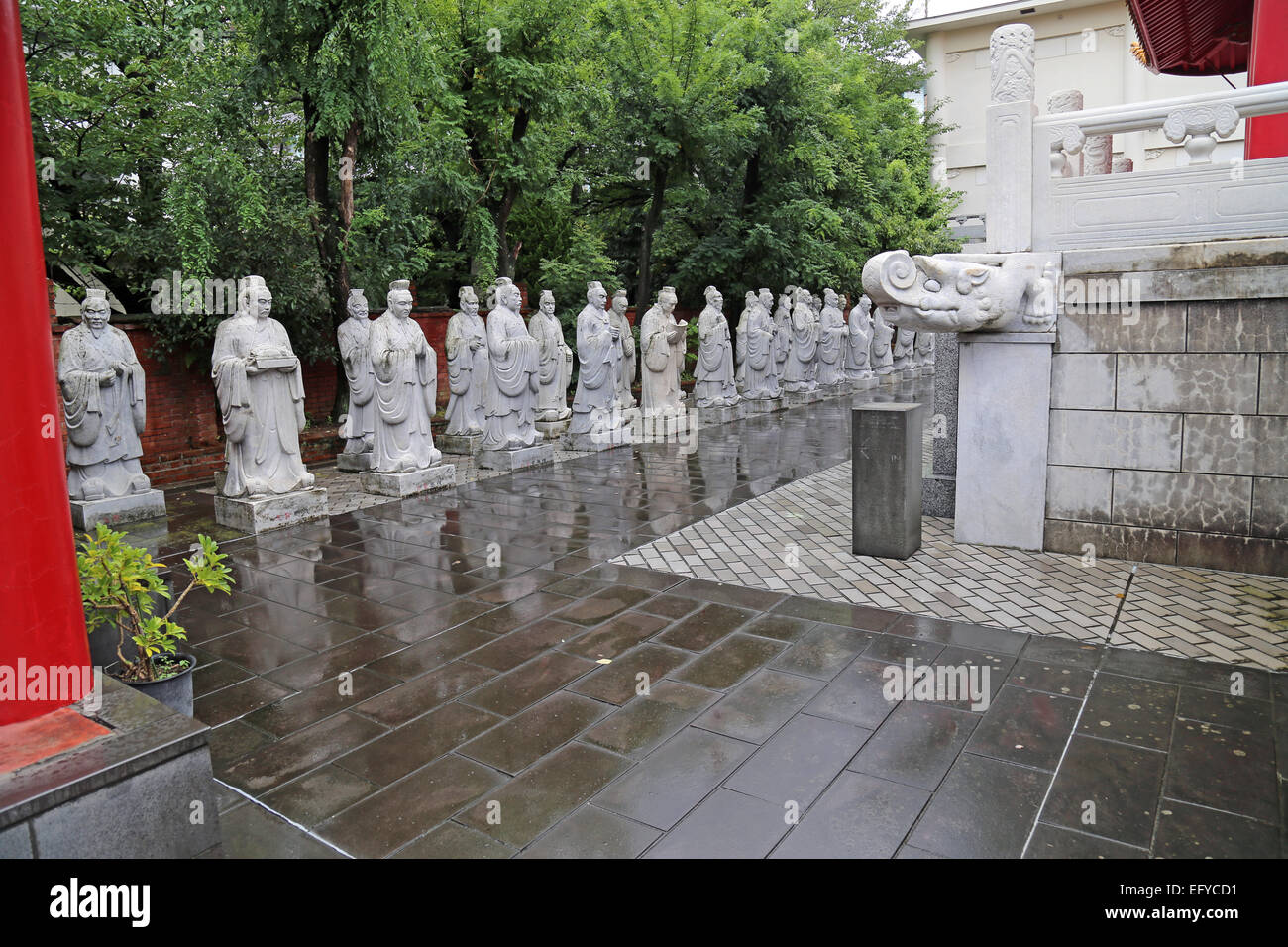Chinese Sage Statues - Nagasaki, Japan - 2014 Stock Photo - Alamy