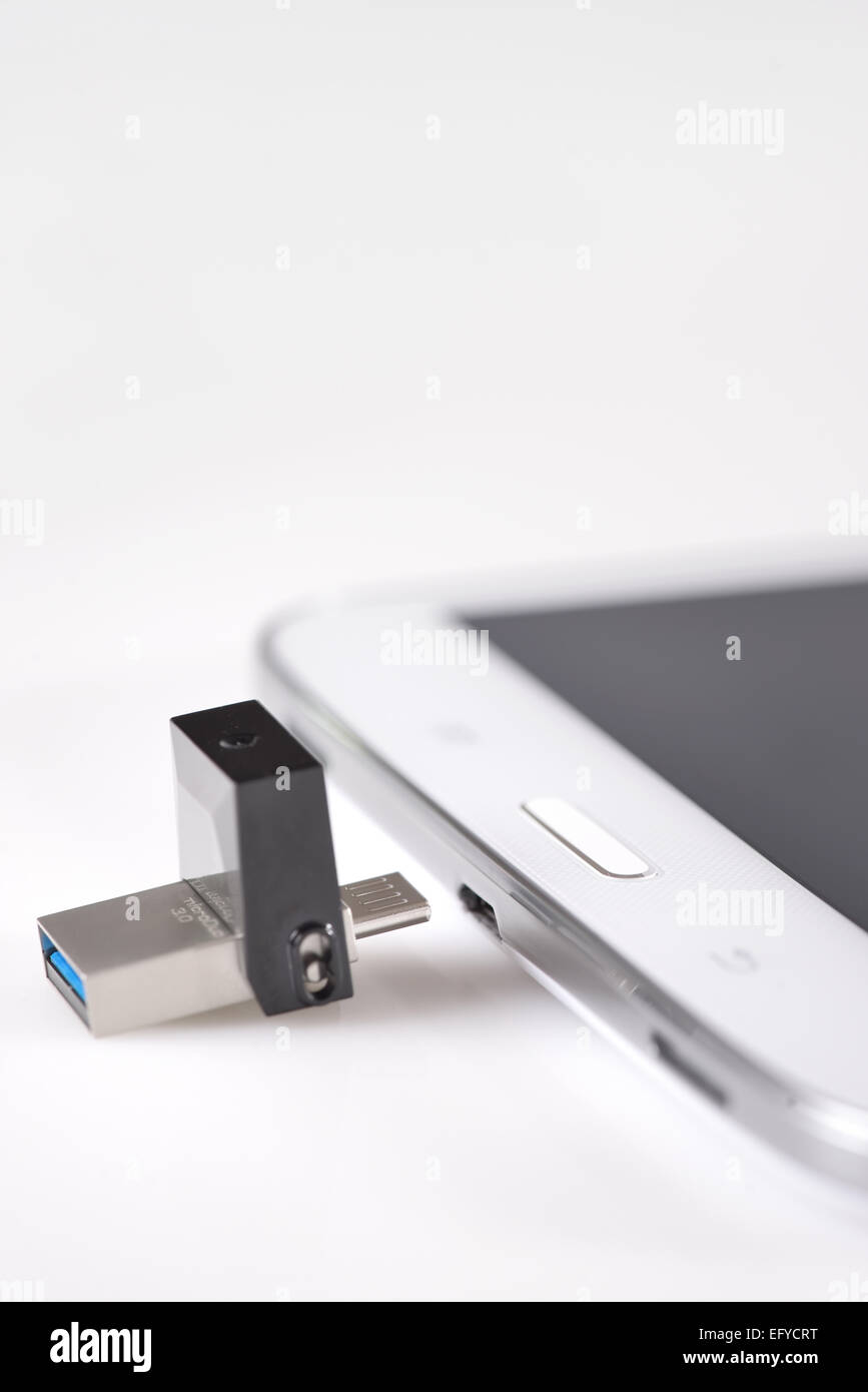 Tablet connect to computer hi-res stock photography and images - Alamy