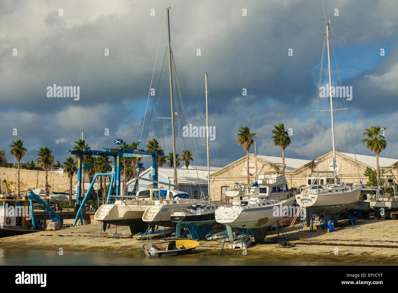 Naval shipyards hi-res stock photography and images - Alamy