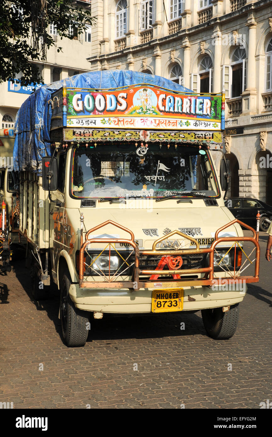 Tipical indian truck at Mumbai, India Stock Photo - Alamy