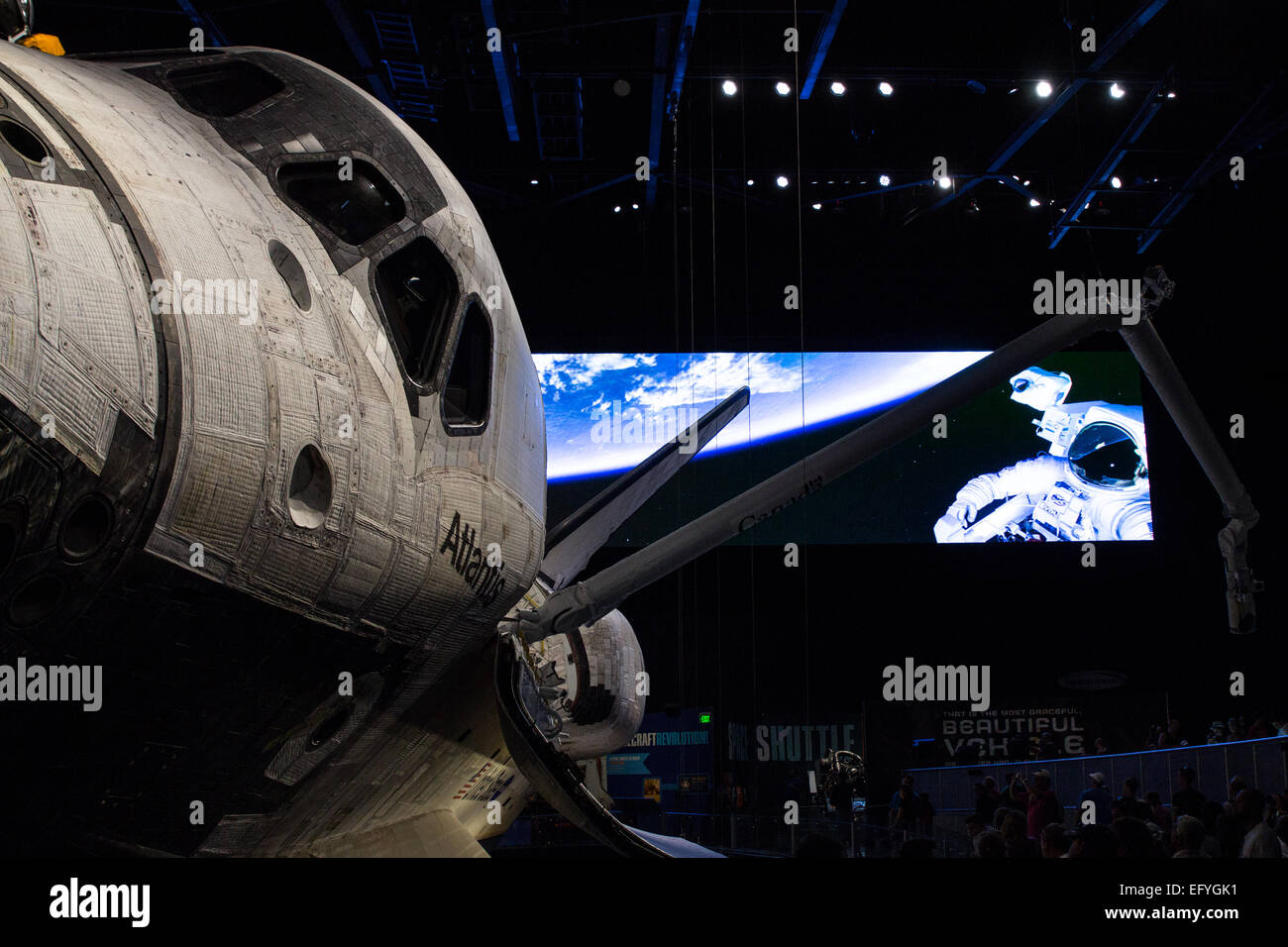 Space shuttle atlantis cockpit hi-res stock photography and images - Alamy