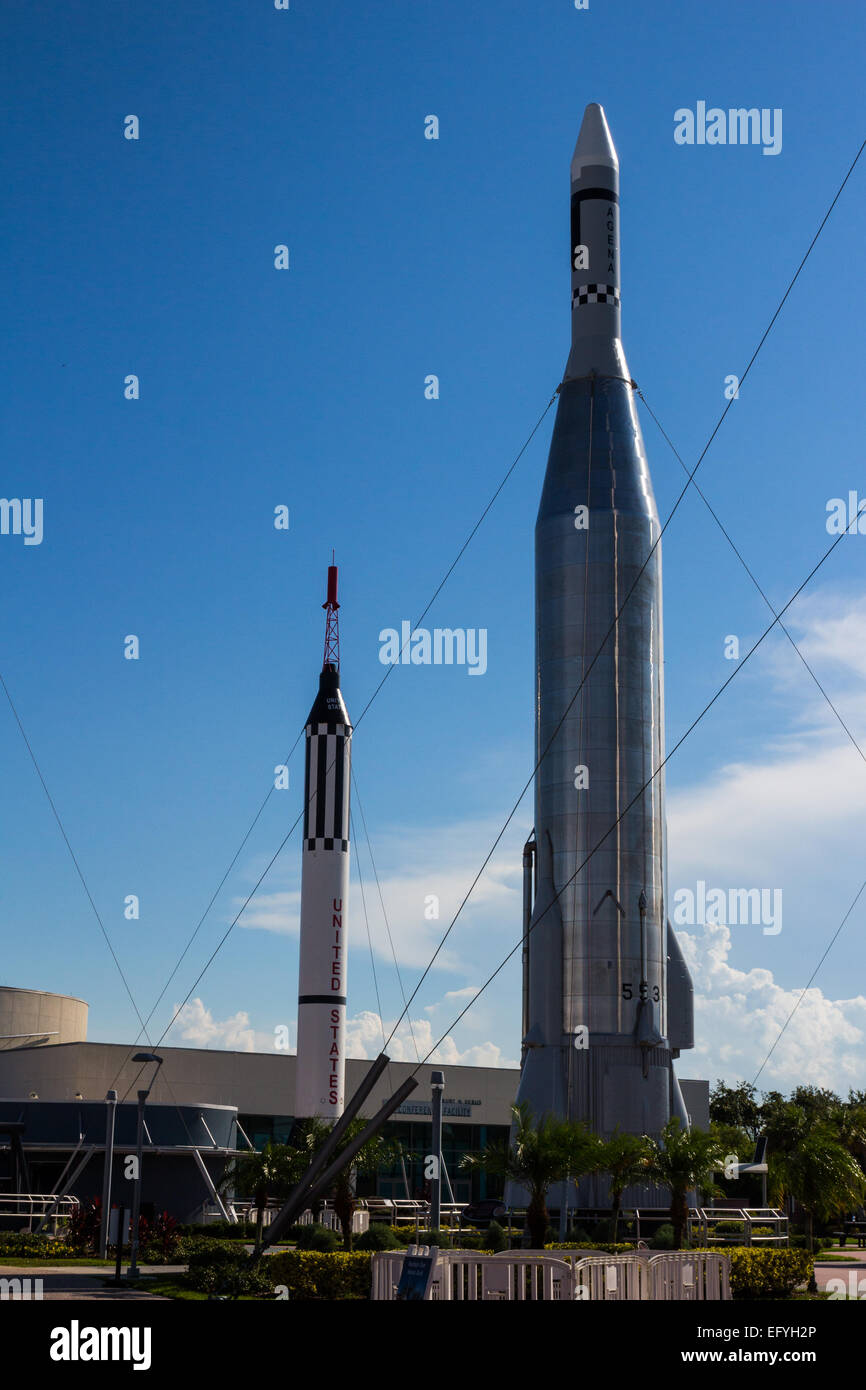 Space race 1950s hi-res stock photography and images - Alamy