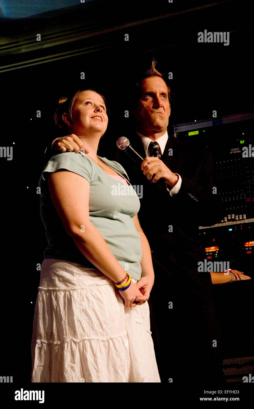 Anthony Cools hypnotizes members of the audience at his comedic ...