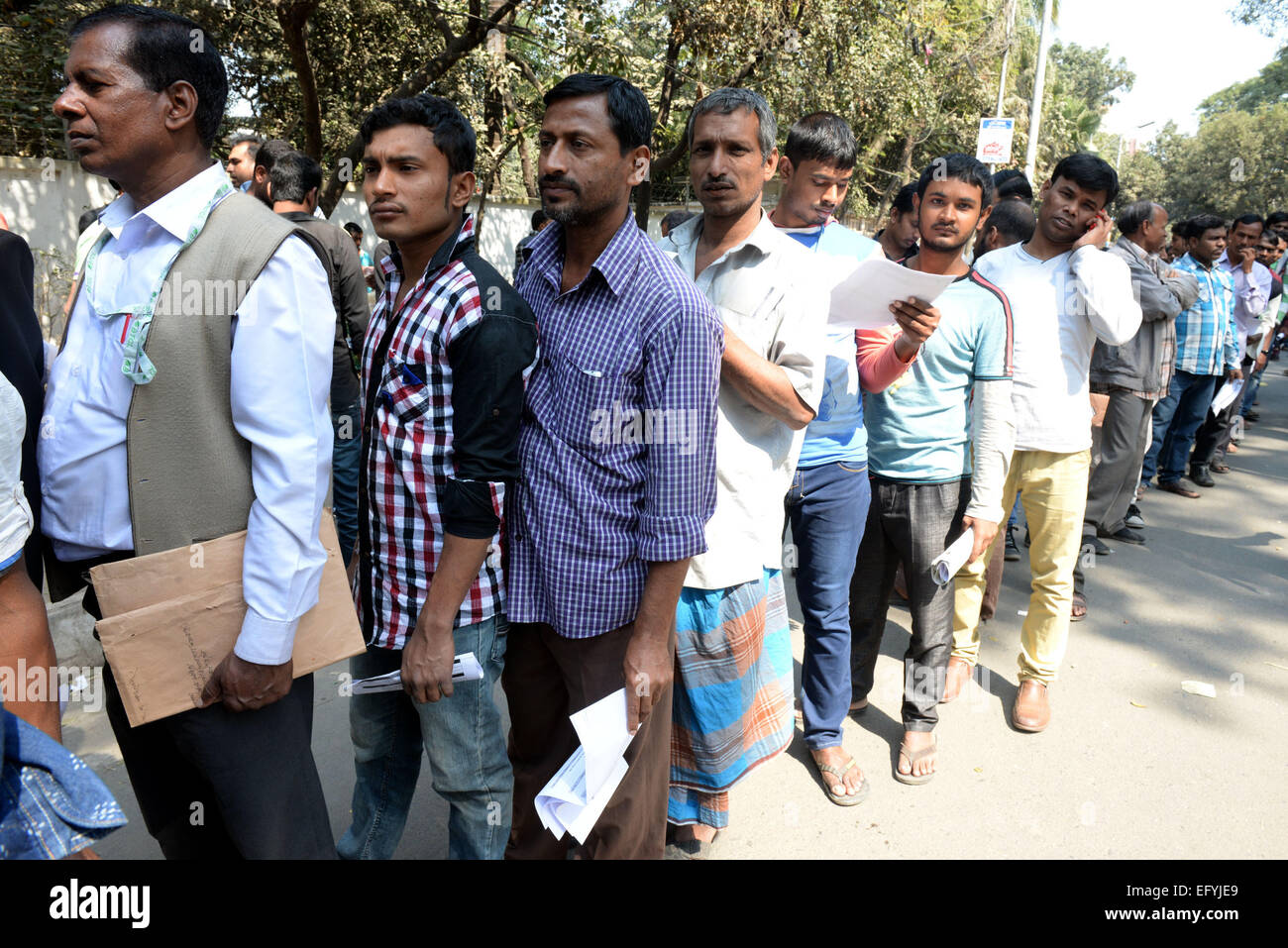 Dhaka, Bangladesh. 12th Feb, 2015. Bangladeshi jobseekers stand in a ...