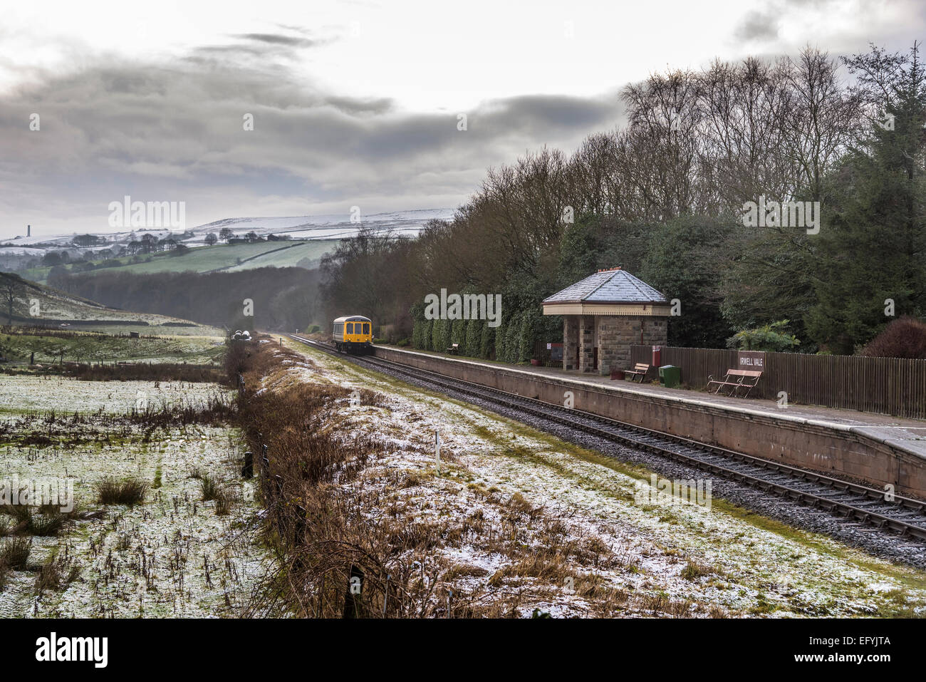 Diesel railcar Class 101 approaching Irwel Vale halt on the East ...