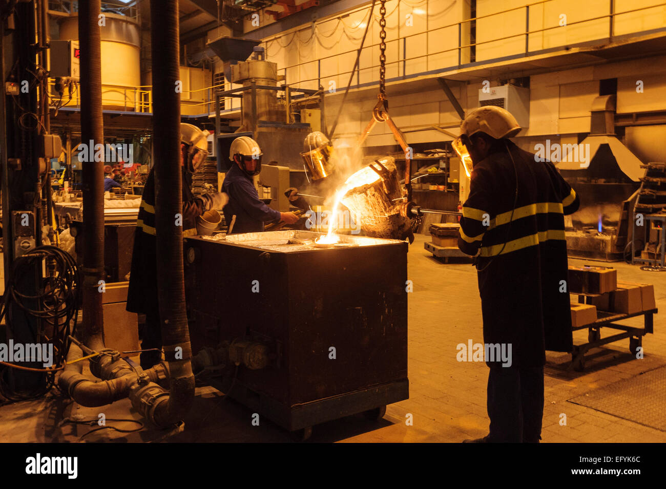 Crucible steel hi-res stock photography and images - Alamy