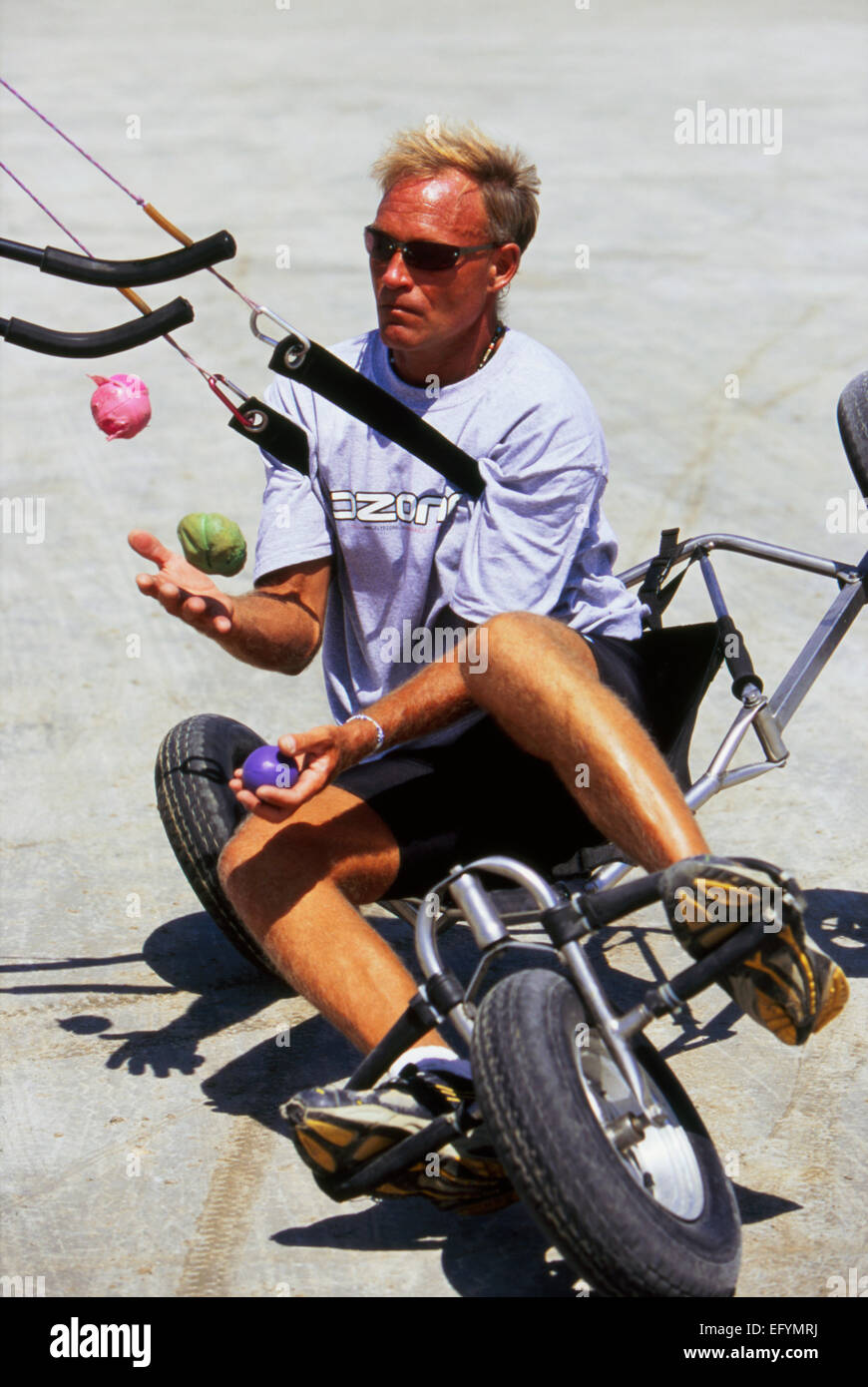 Power kite buggy hi-res stock photography and images - Alamy