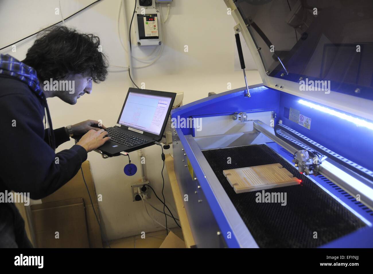 Laser cutter hi-res stock photography and images - Alamy
