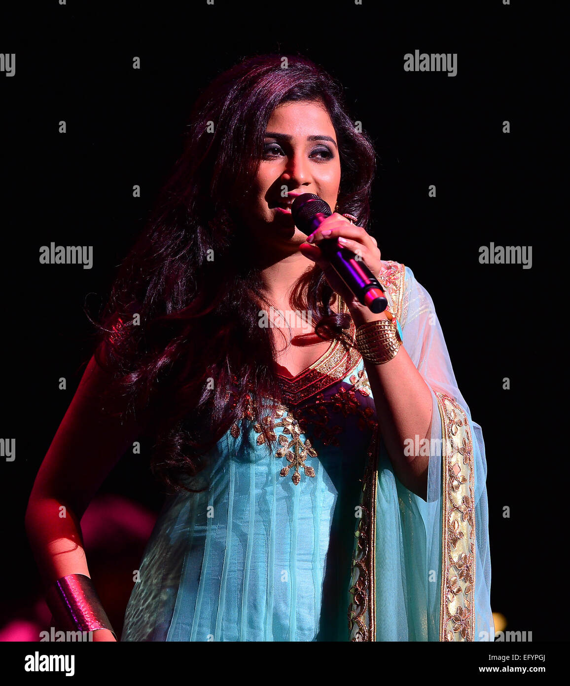 Shreya Ghoshal performs live at The Au-Rene Theater at Broward Center ...