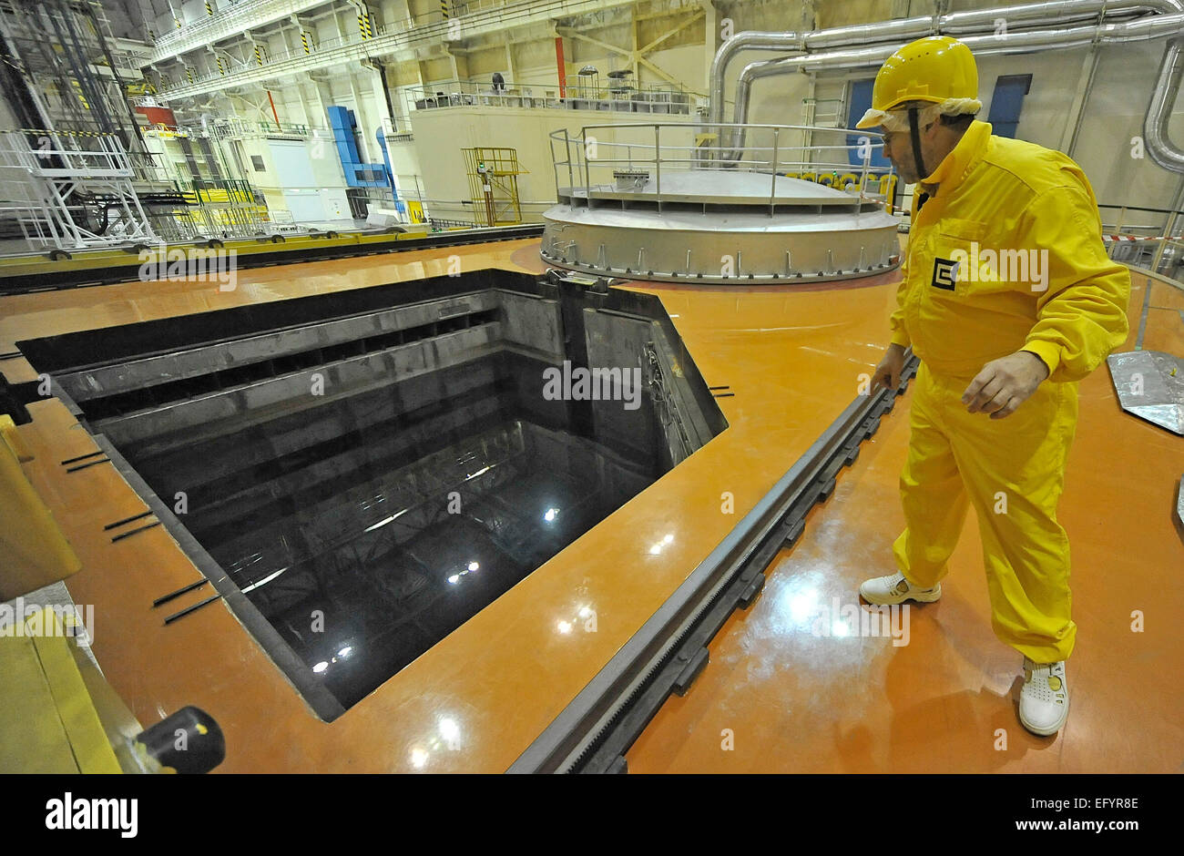 Cooling pool nuclear hi-res stock photography and images - Alamy