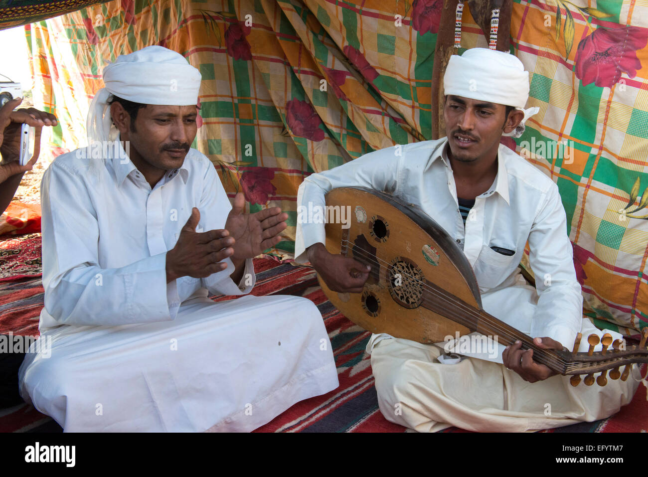 Rashaida Men Singing Stock Photo - Alamy