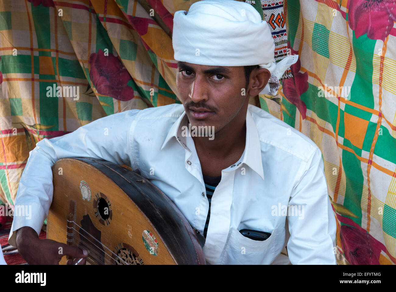 Rashaida Man Singing Stock Photo - Alamy
