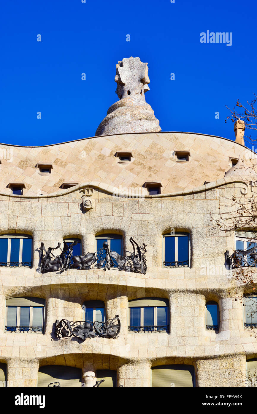 Facade of Milà House, aka 'La Pedrera' . Designed by Antoni Gaudi ...