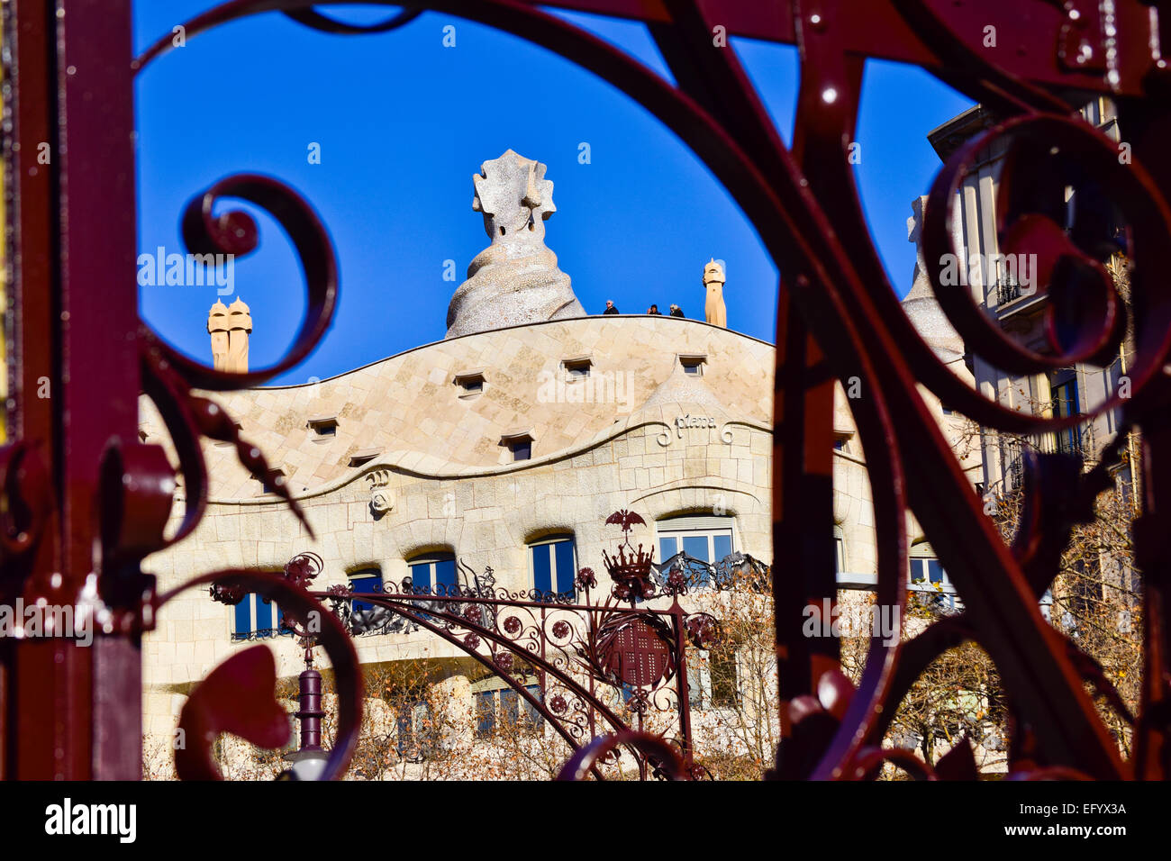 Casa mila la pedrera gaudi antoni gaudi house city hi-res stock ...