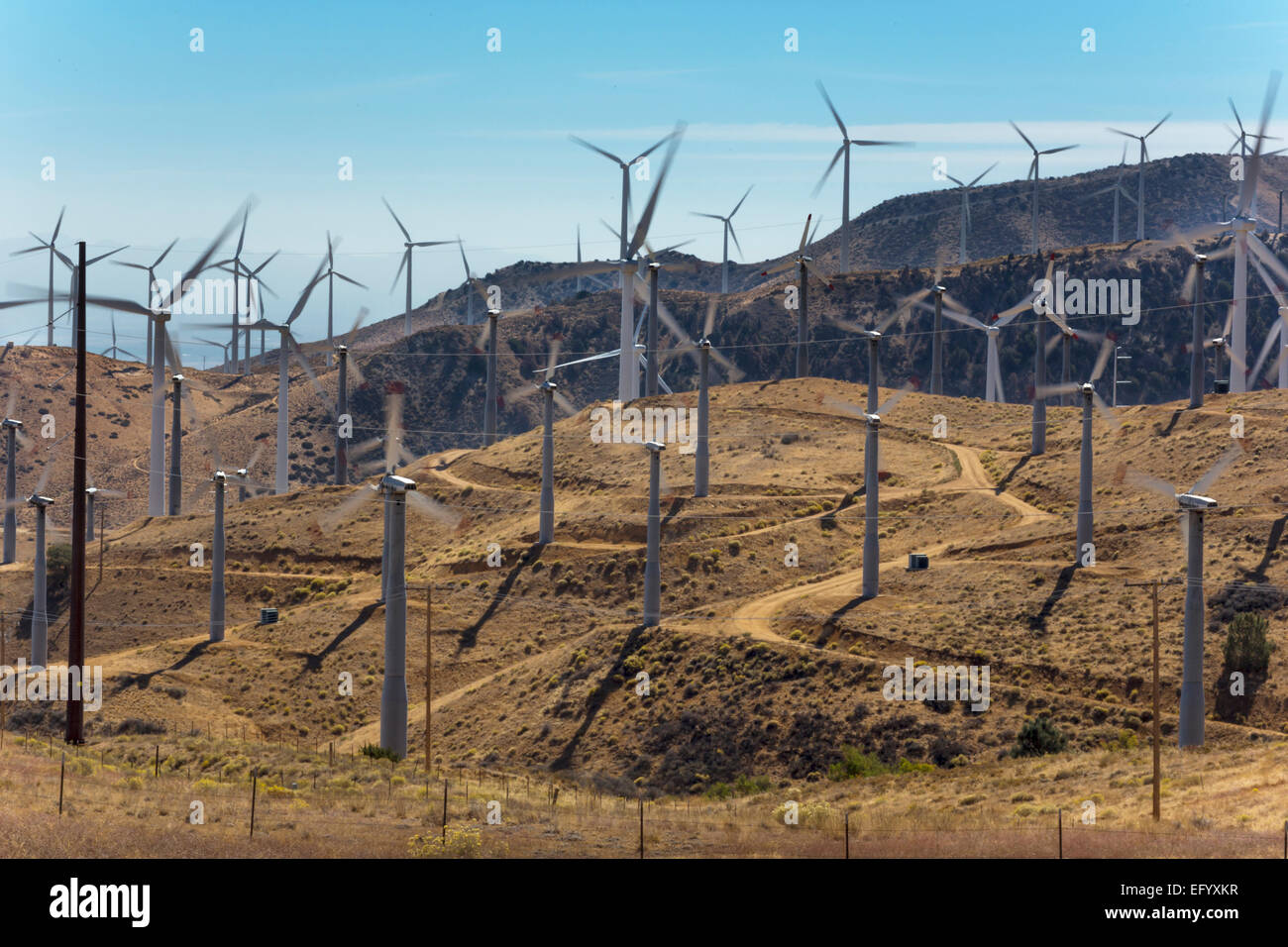 WIND TURBINE POWER PLANT TEHACHAPI CALIFORNIA USA Stock Photo - Alamy