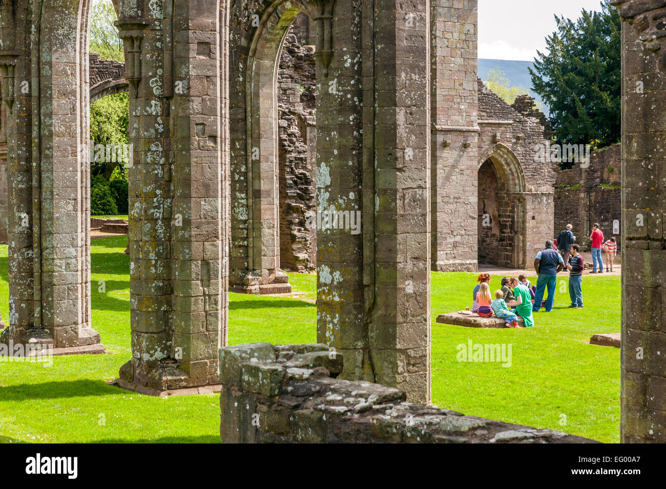 Ruined chapel of Llanthony Priory, Vale of Ewyas, Black Mountains ...