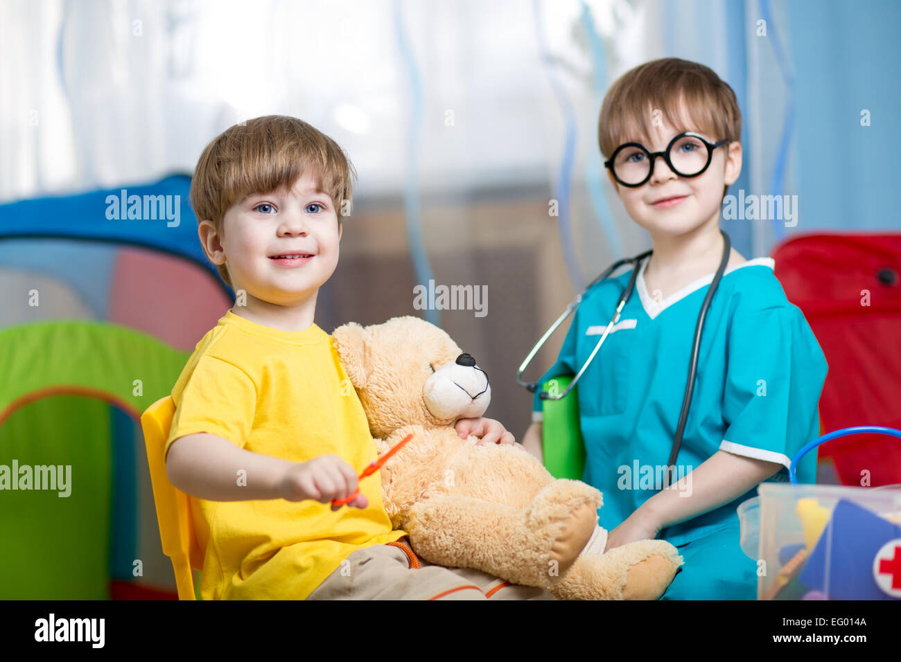 Kids playing doctor and patient hi-res stock photography and images - Alamy