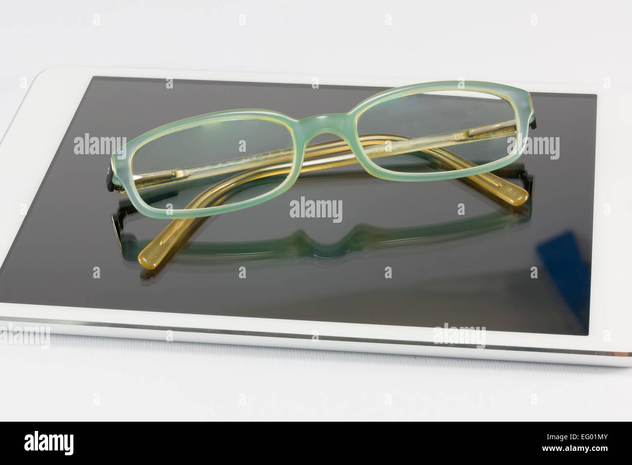 Reflection glasses pc screen hi-res stock photography and images - Alamy