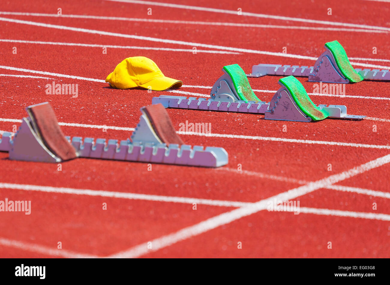 Athletics starting blocks hi-res stock photography and images - Alamy