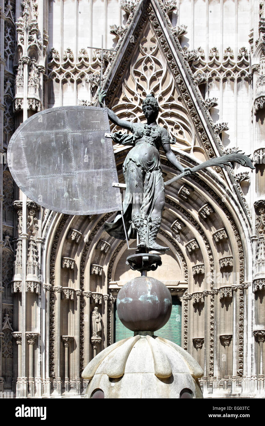 The Giraldillo - famous weathervane (16th century), symbol of Sevilla ...