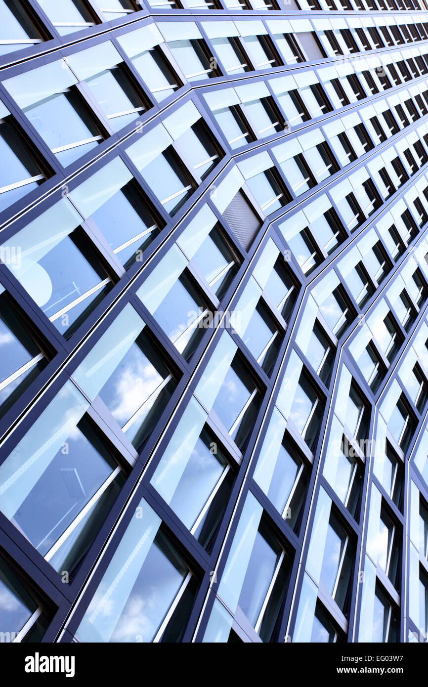 Office building windows texture hi-res stock photography and images - Alamy