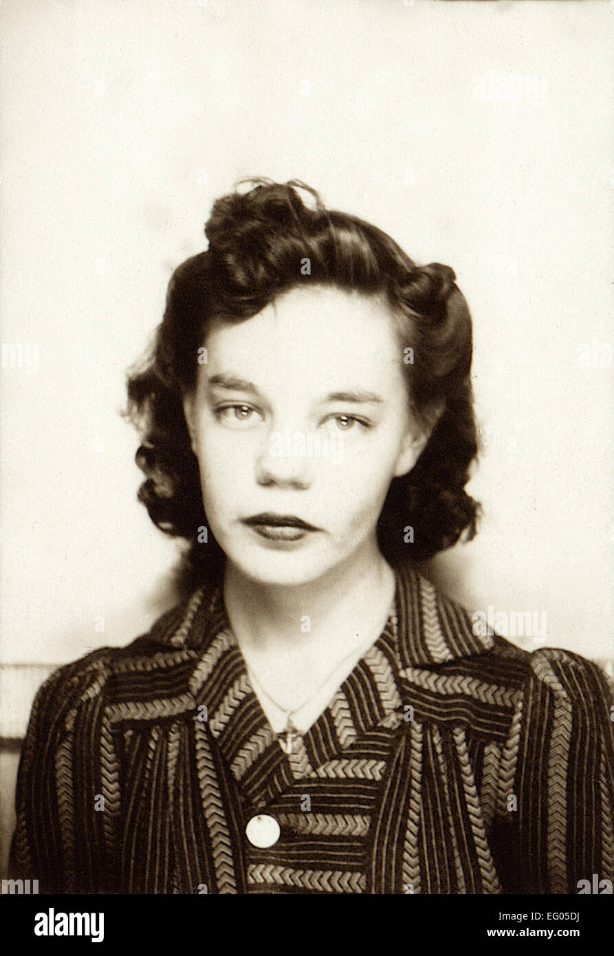 Womans service hi-res stock photography and images - Alamy