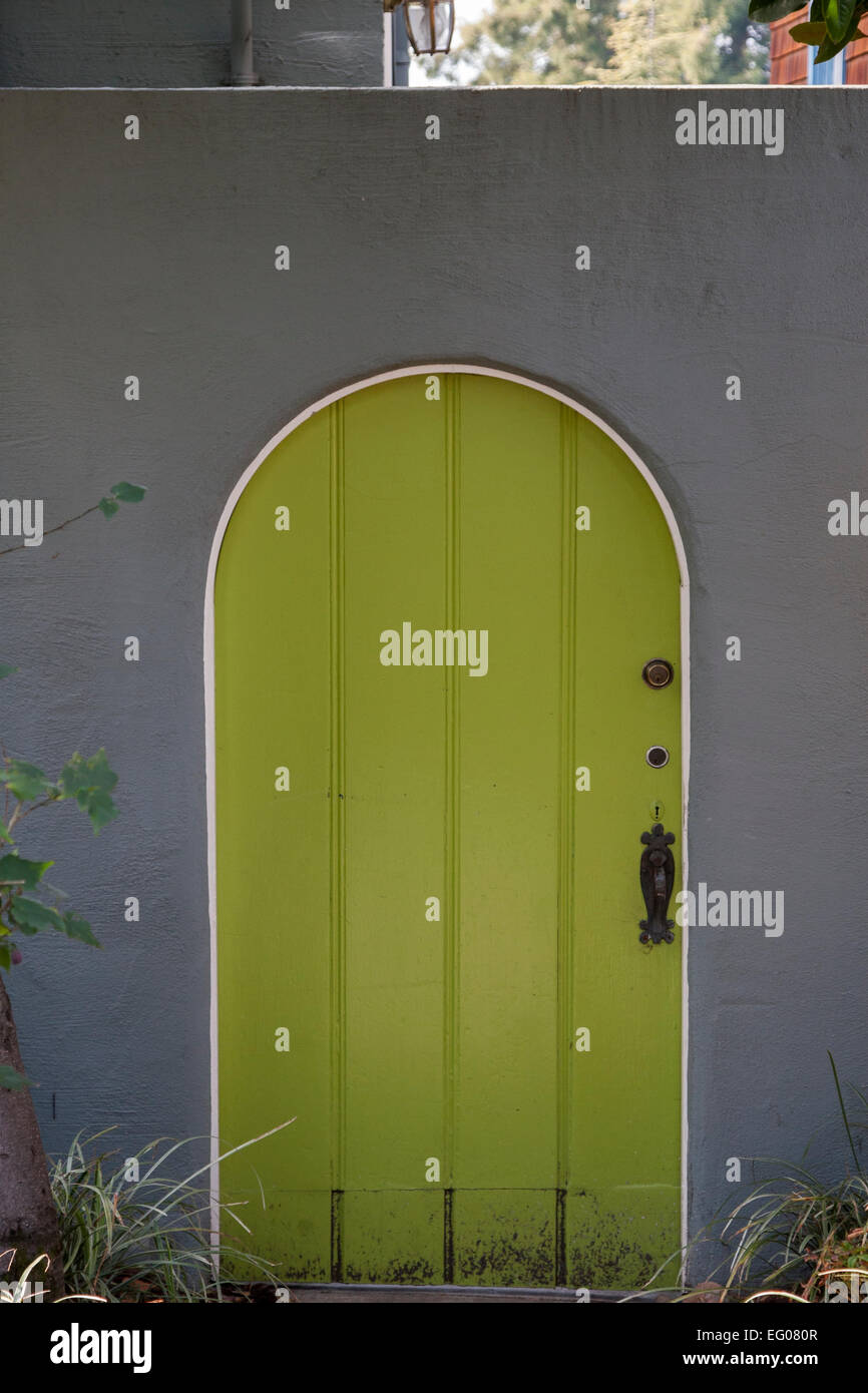 Green garden gate hi-res stock photography and images - Alamy