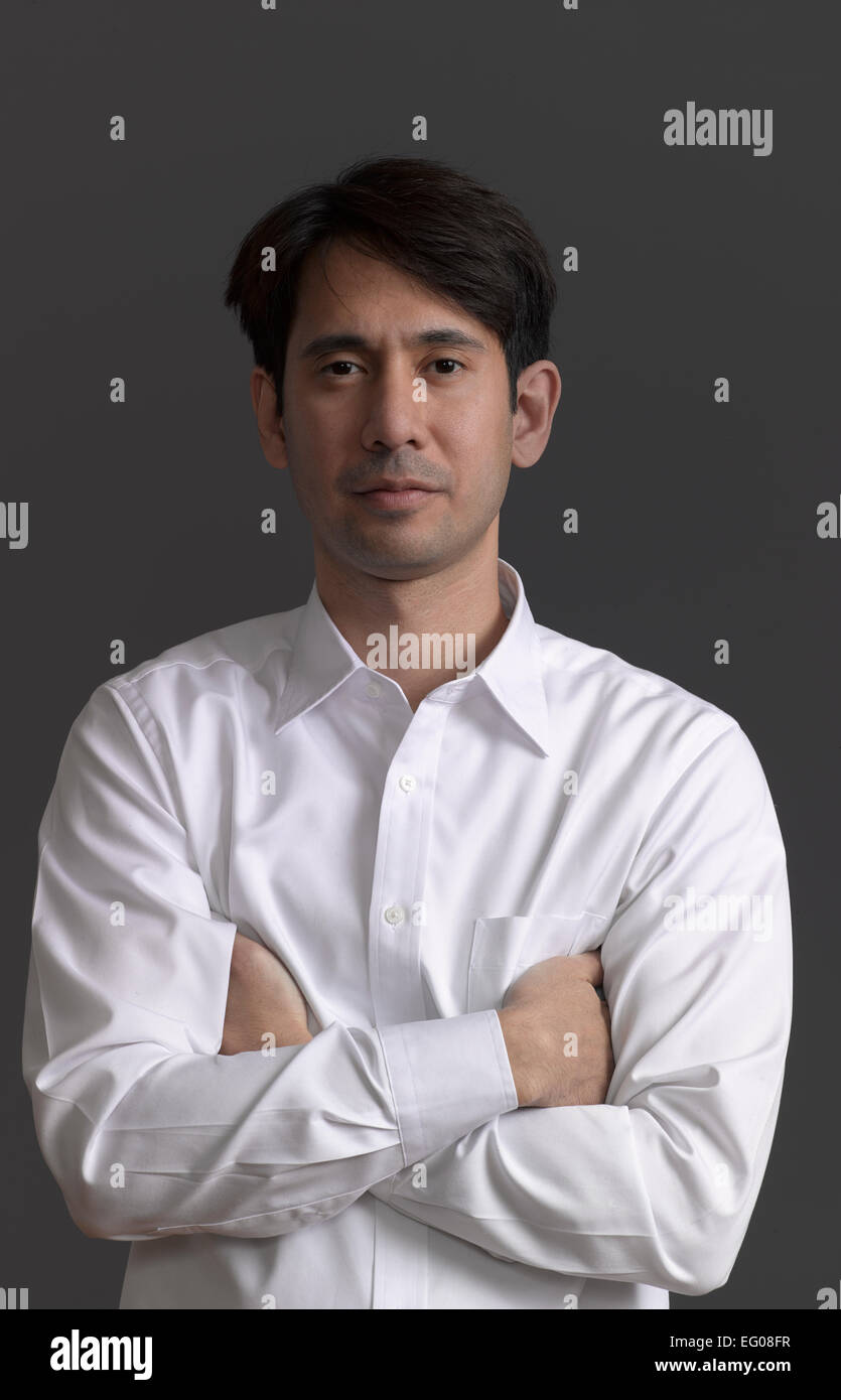 Filipino man singing hi-res stock photography and images - Alamy