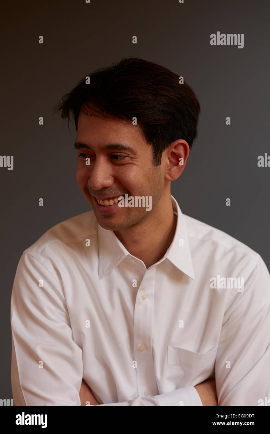 Filipino man singing hi-res stock photography and images - Alamy