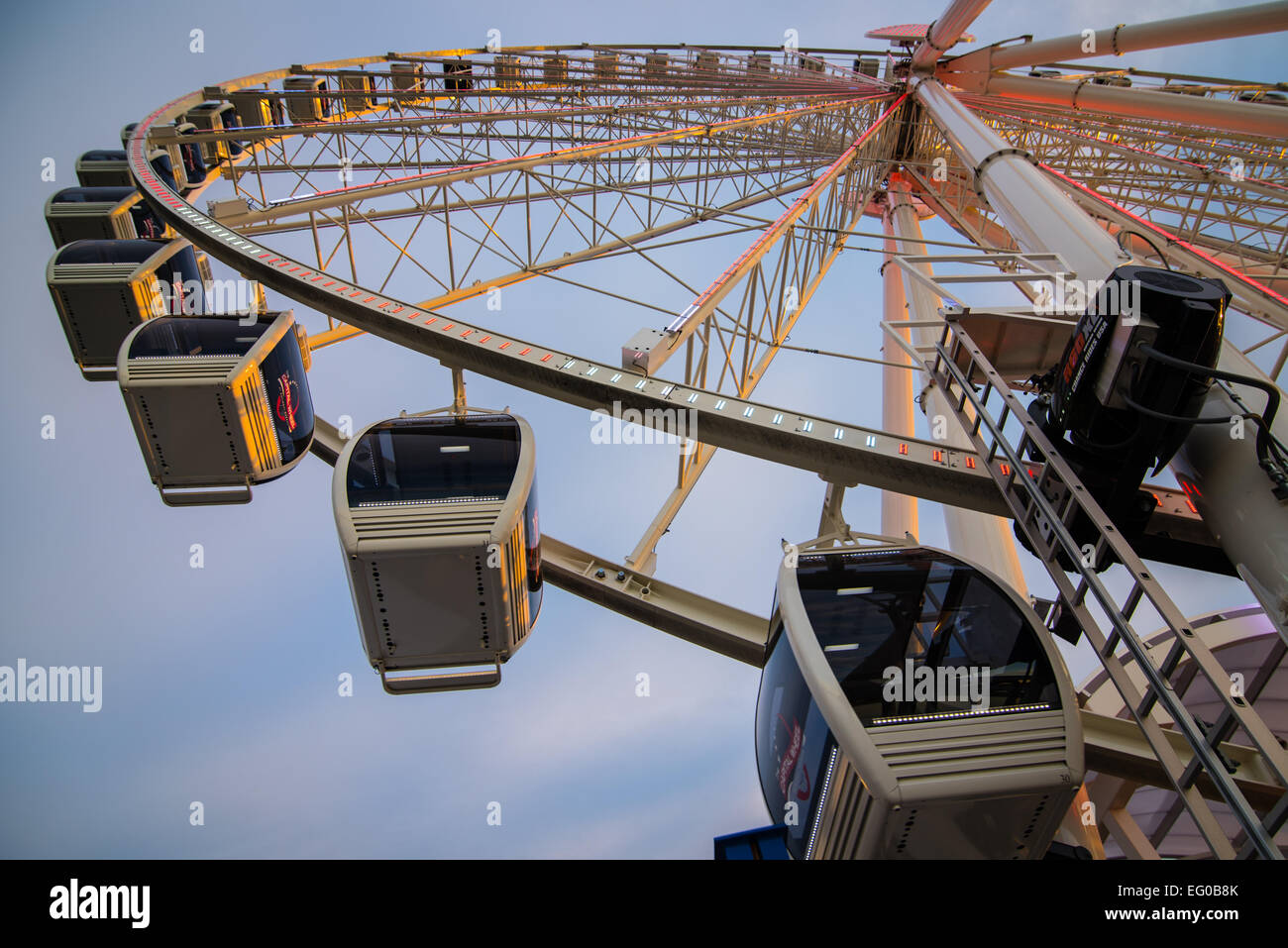 Washington dc national harbor wheel hi-res stock photography and images ...