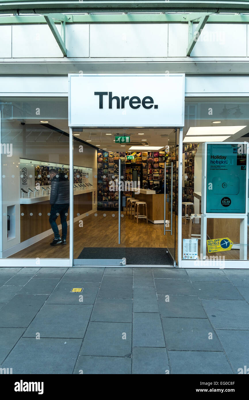 Three mobile phone shop in Salisbury Wiltshire Stock Photo - Alamy