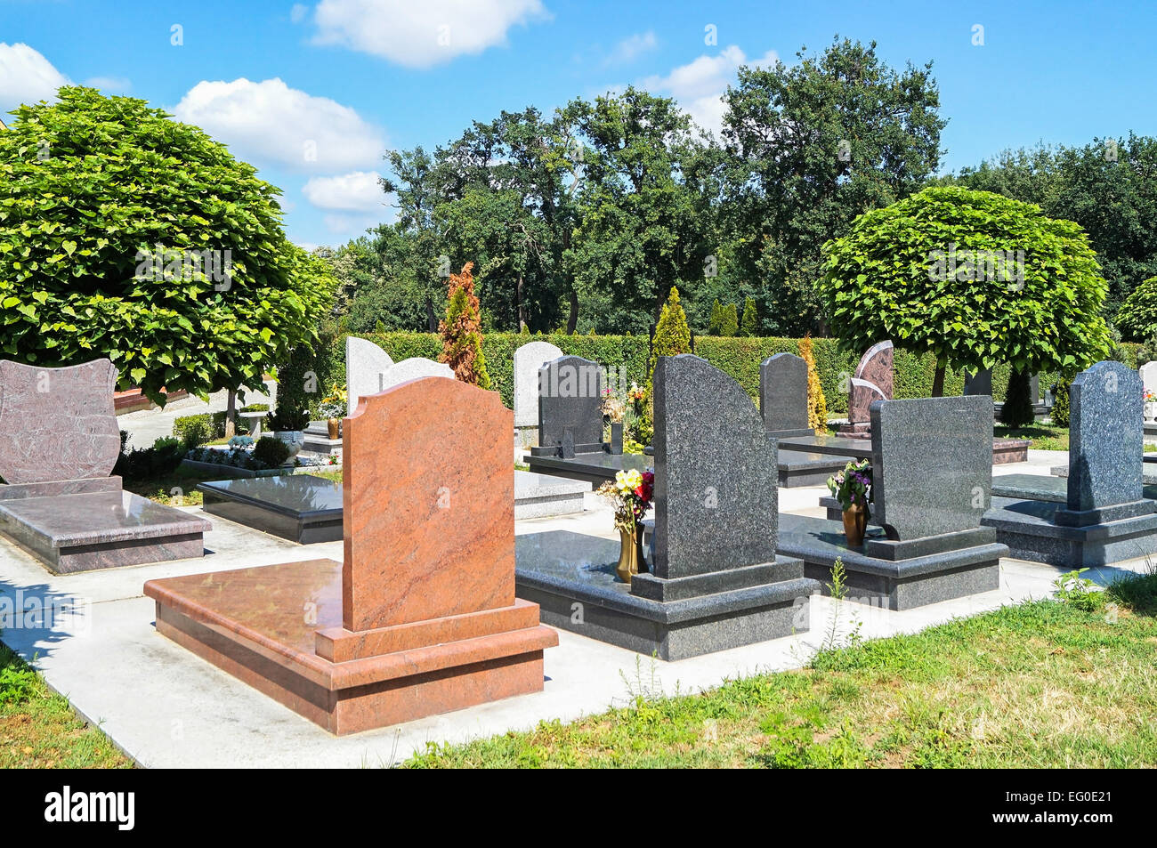 Tombstones in the cemetery Stock Photo - Alamy