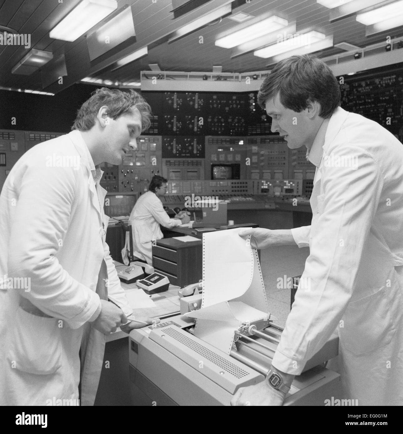 Nuclear energy center hi-res stock photography and images - Alamy