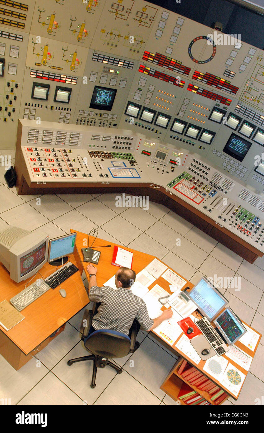 Nuclear energy center hi-res stock photography and images - Alamy