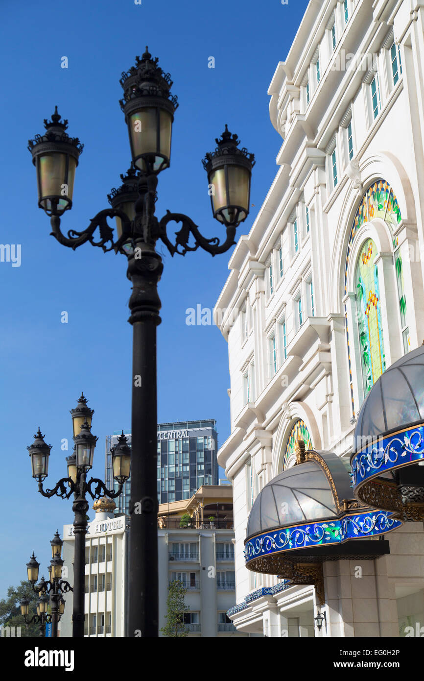 Union Square shopping mall, Ho Chi Minh City, Vietnam Stock Photo - Alamy