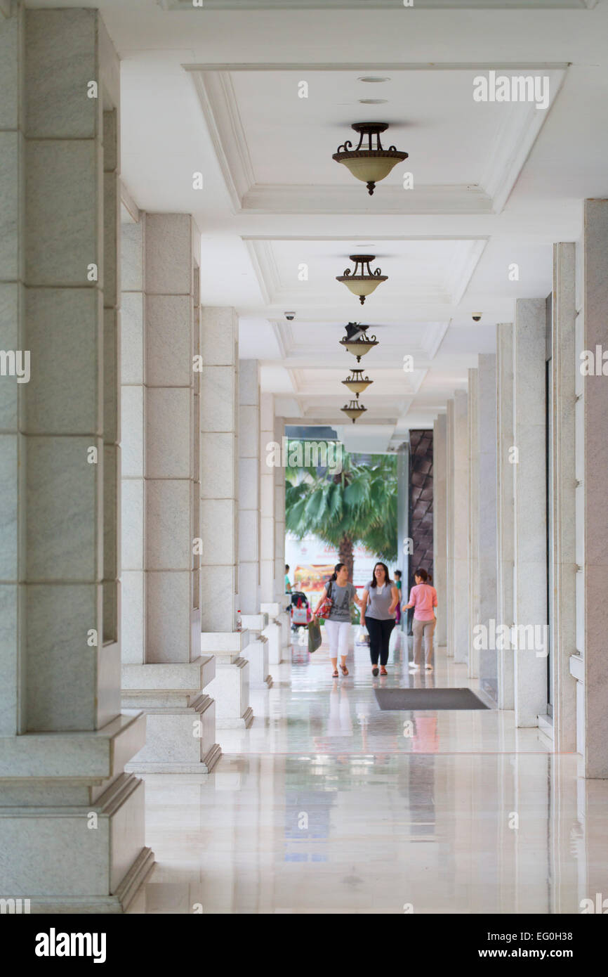 People at Union Square shopping mall, Ho Chi Minh City, Vietnam Stock ...