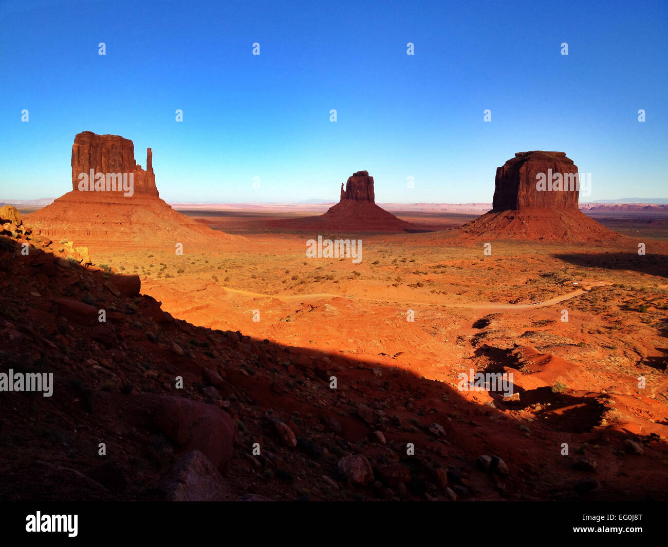 Navajo reservation butte mittens hi-res stock photography and images ...